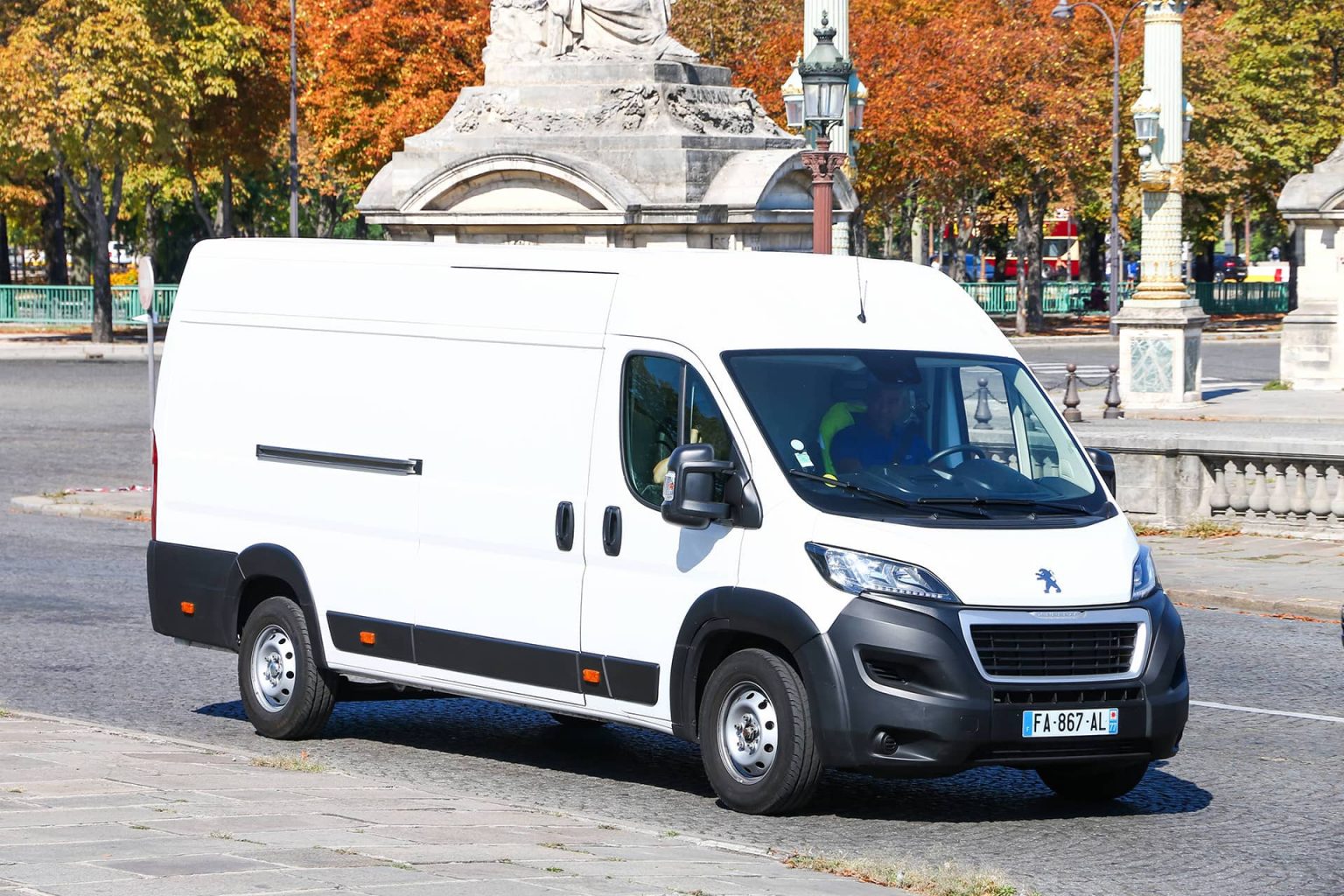 Location utilitaire - camion benne et déménagement - DLM
