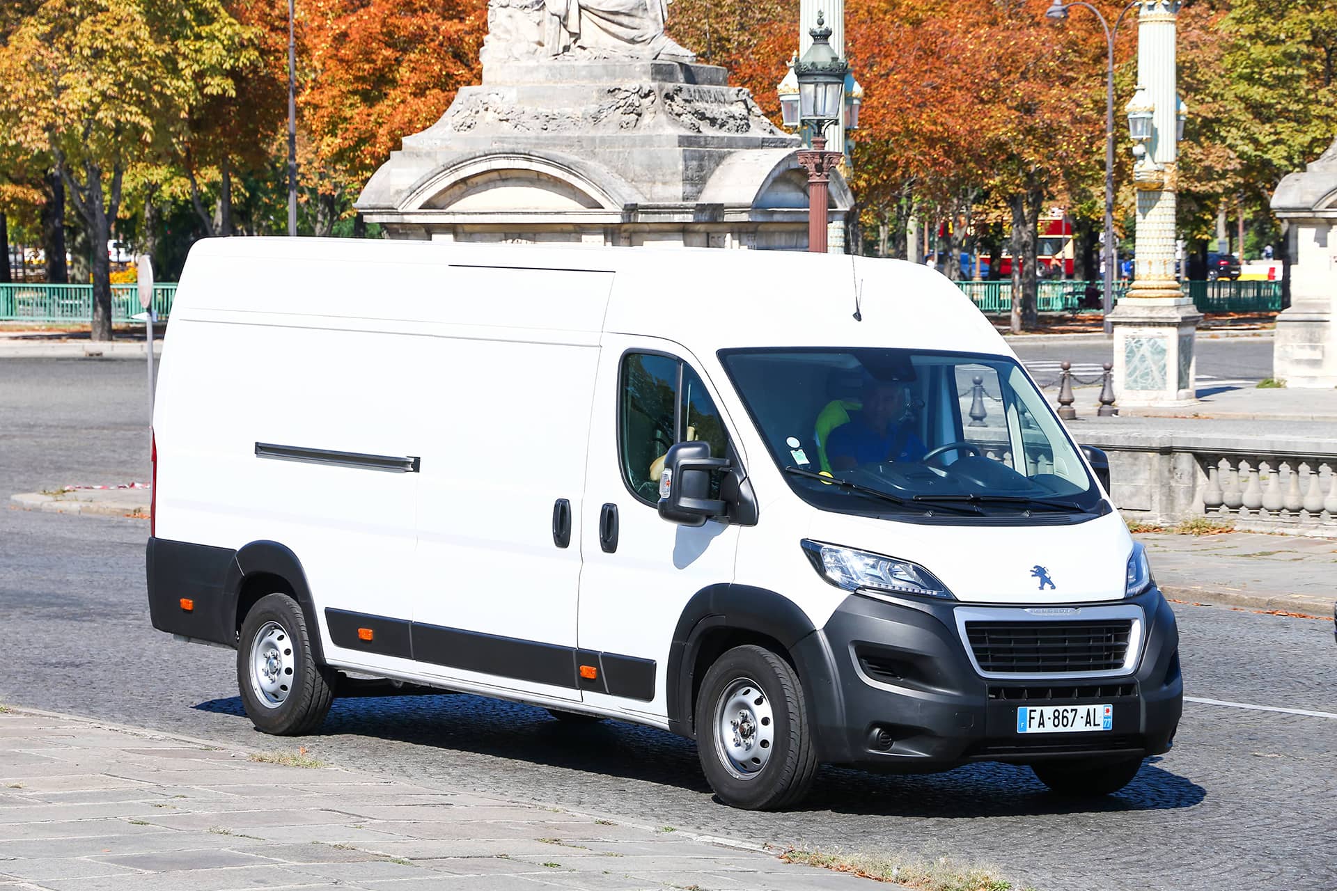 Location utilitaire - camion benne et déménagement - DLM